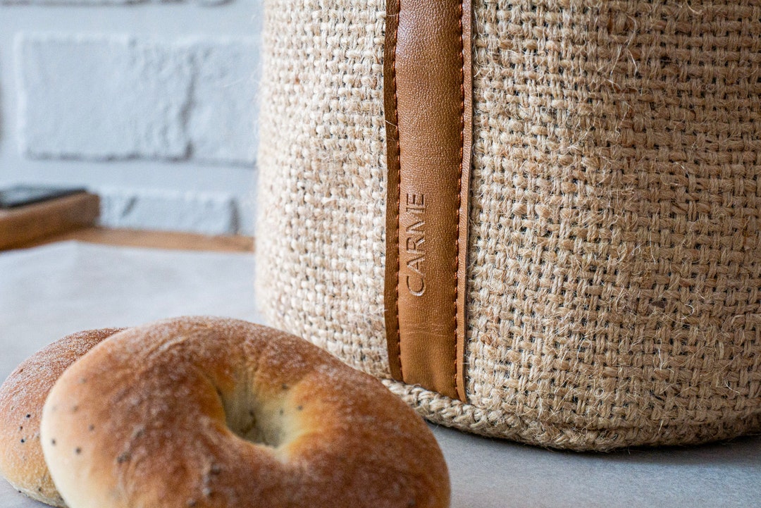 Personalized Round Jute Basket Rustic Decoration for a Restaurant ...