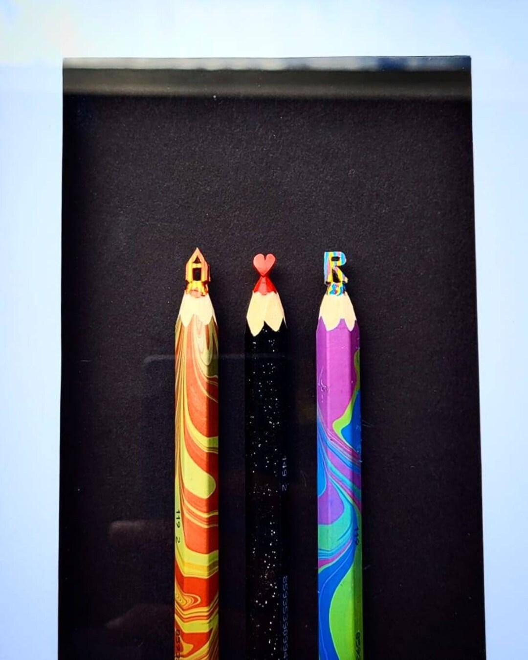 Nomi incisi sulle punte di matite colorate. Regalo personalizzato fatto ...