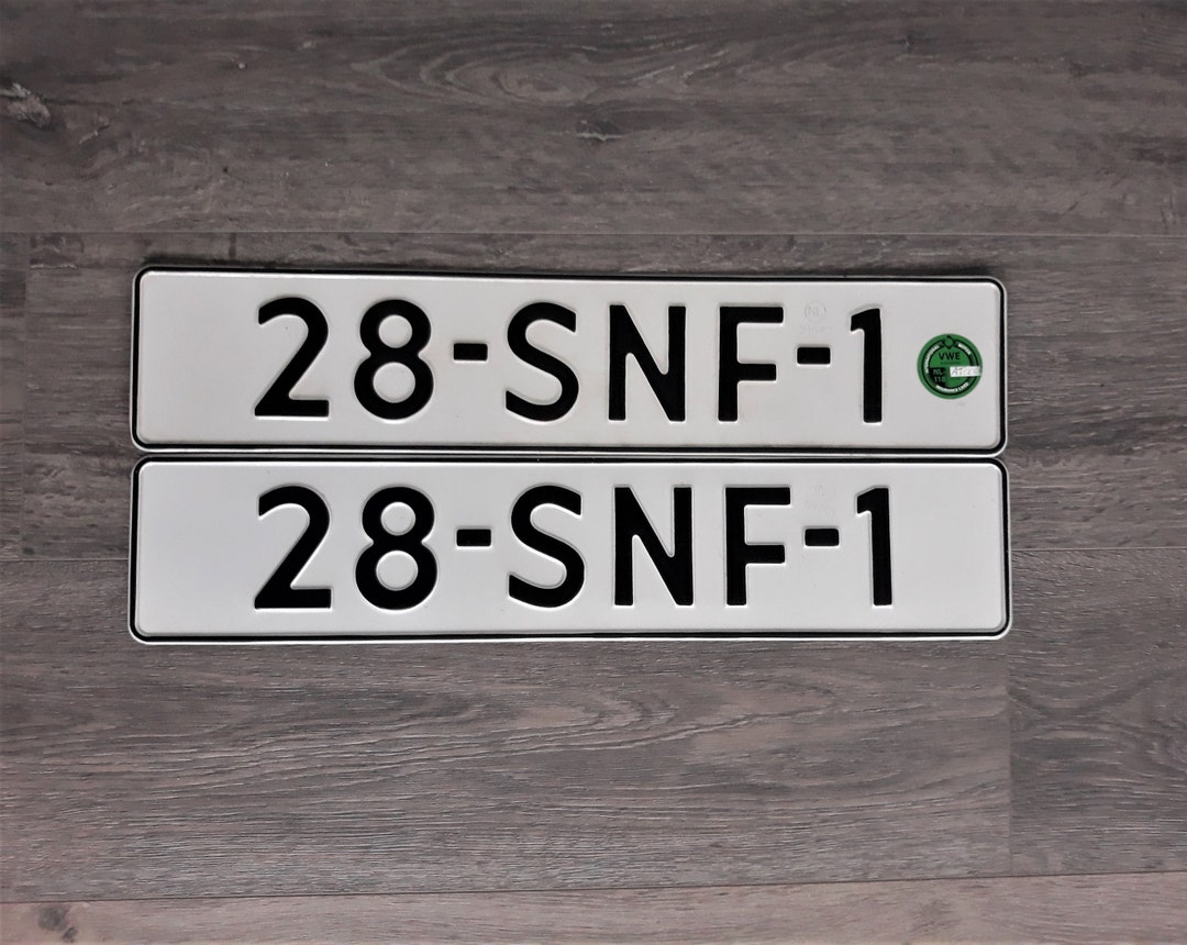 Formula 1 Collectors Original License Plates Set 2 Pcs of European ...