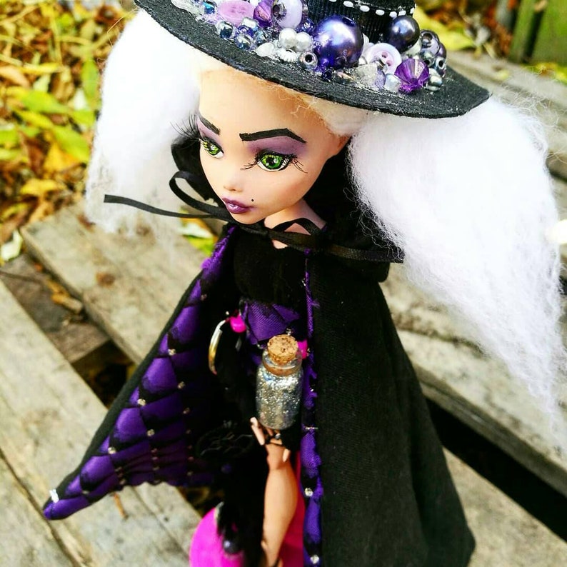 Tasmyn ~ Witch ~ One of a Kind Monster High Customised Doll ~ Draculara ...