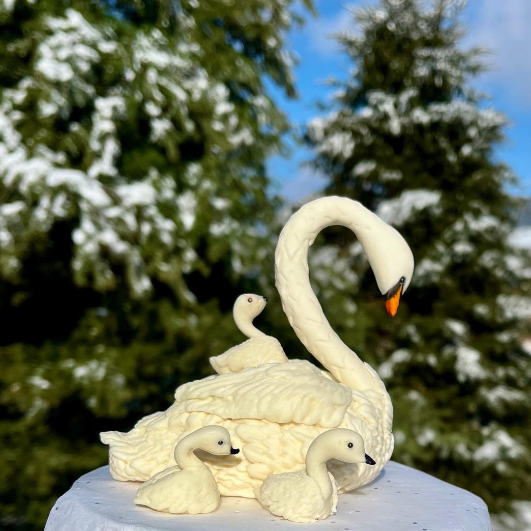 Elegant Swan Cake Topper Set – Handcrafted Fondant Swan (4"-4.5") With ...