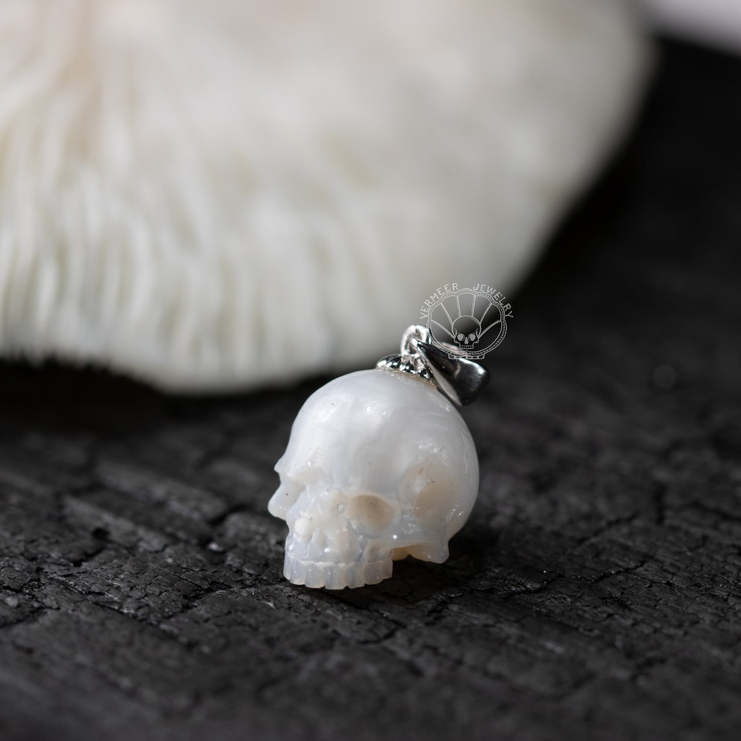 Simple Skull Pearl Pendant Skull Carved Pearl Necklace Simple Giant ...