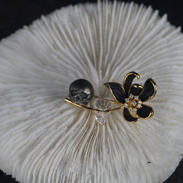 Skull Brooch - Etsy