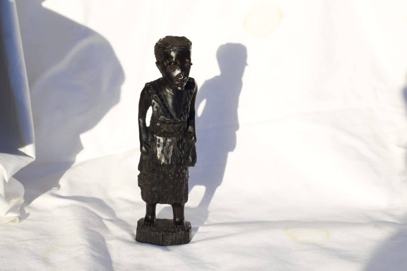 African Sculpture of the Spirit Medium Mbuya Nehanda. Ebony - Etsy