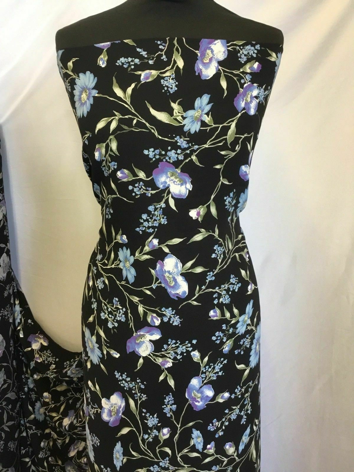 NEW Beautiful Designer German Viscose Floral Print Fabric 58'' 149 Cm ...