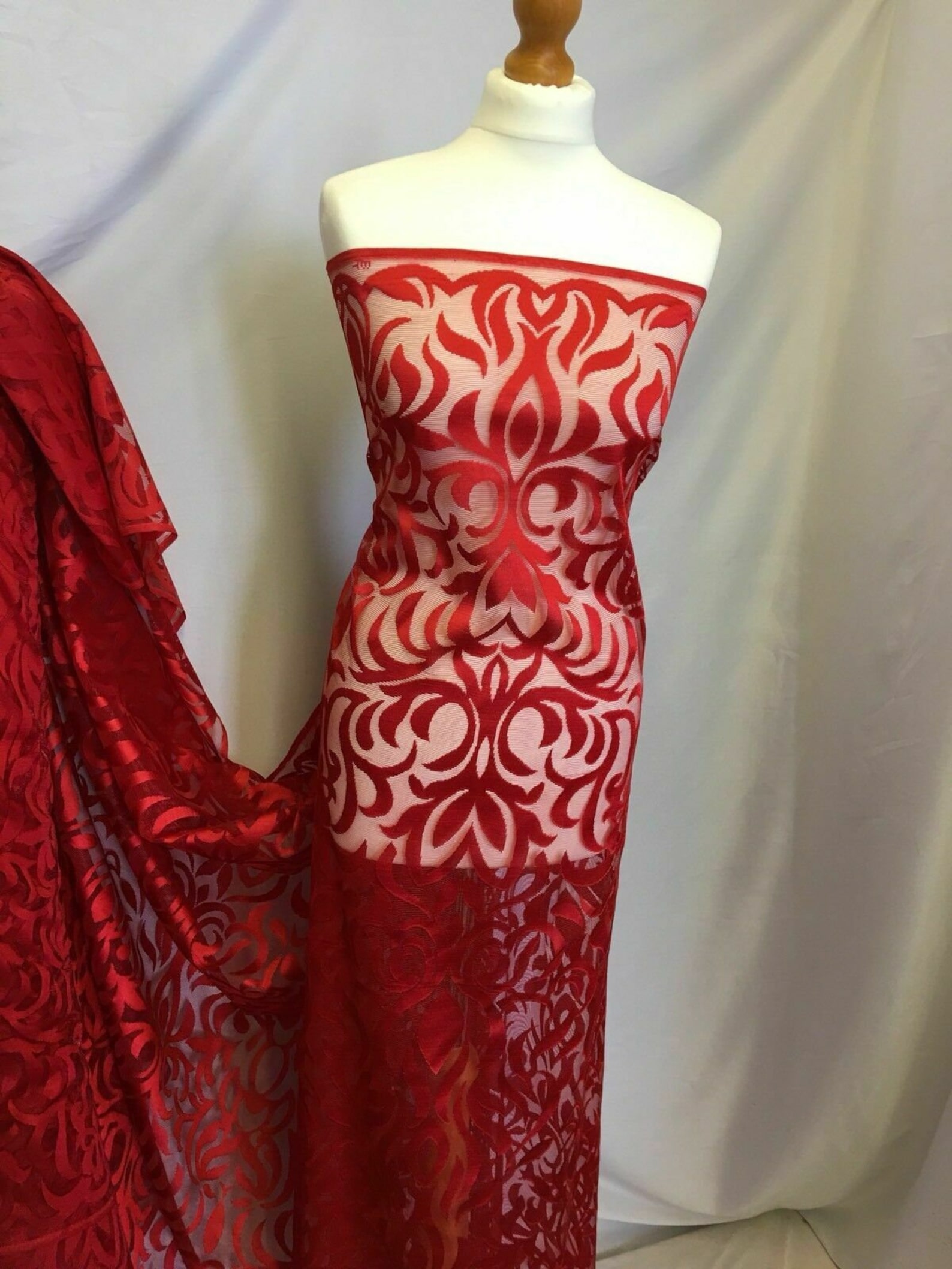 NEW Gorgeous Designer Red Burnout Lace Fabric 56” 144 Cm Very Valentino ...