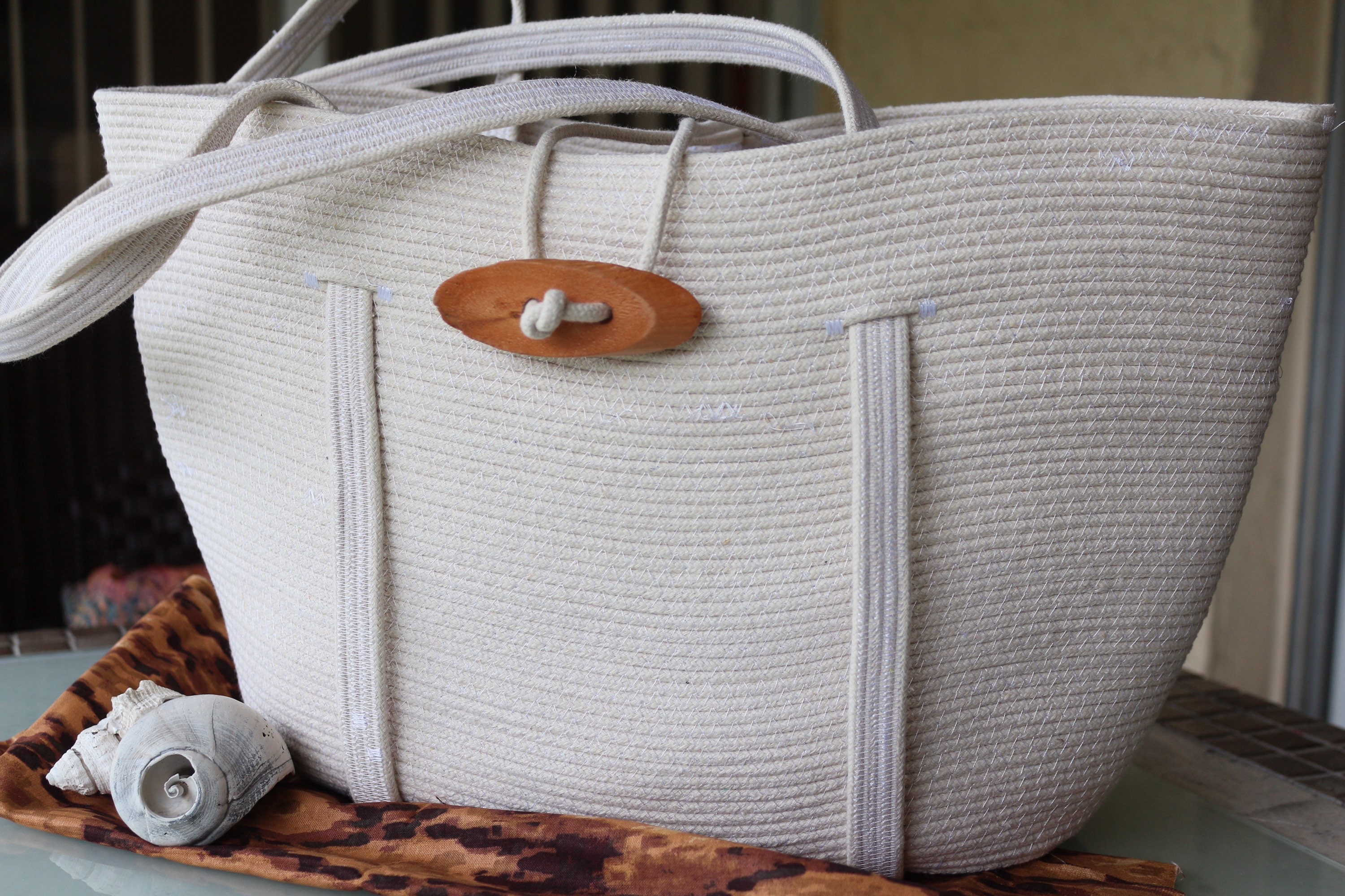 Handmade Rope Tote- Driftwood Clasp, Clothesline Rope Tote Bag, Fashion ...