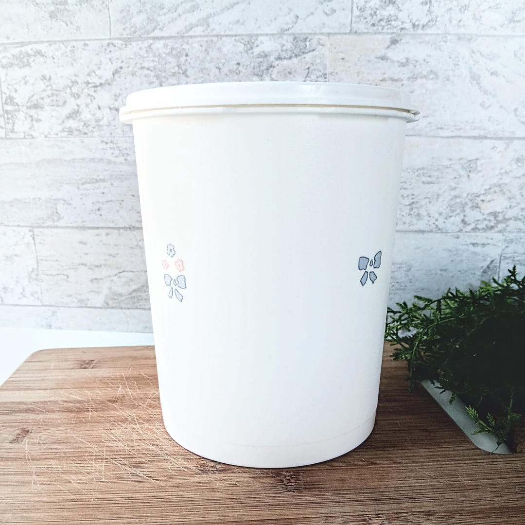 Vintage White Tupperware Servalier Canister With Blue Bow Design /#809 ...
