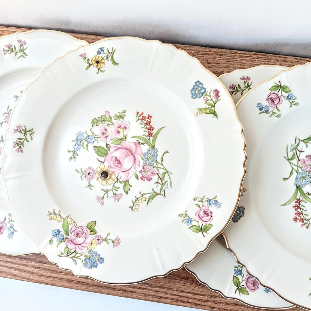 4 Vintage Federal Shaped Portland Dinner Plates by Syracuse China/gold ...