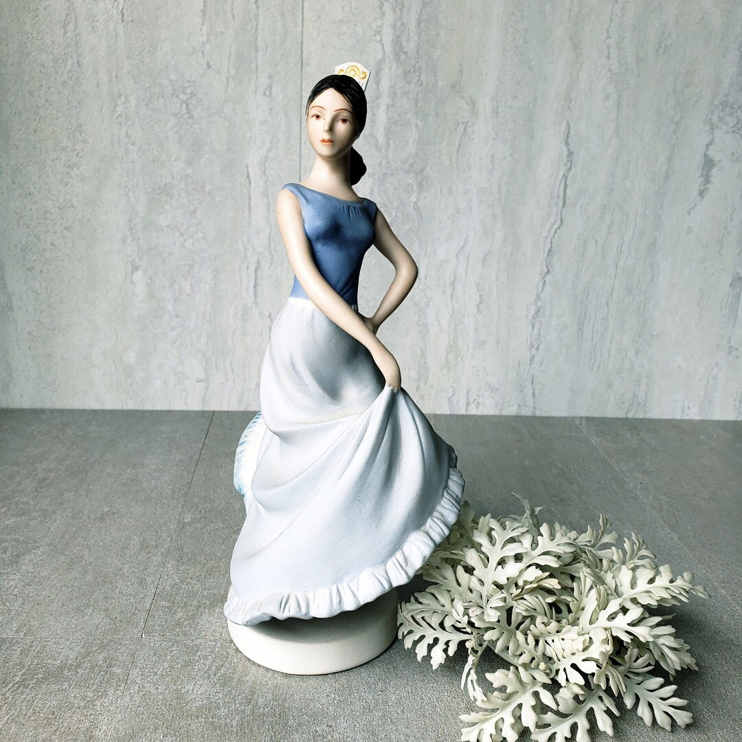 Vintage Royal Dux Bohemia Porcelain Lady Figurine/the Spanish Dancer/ Hand Painted in ...