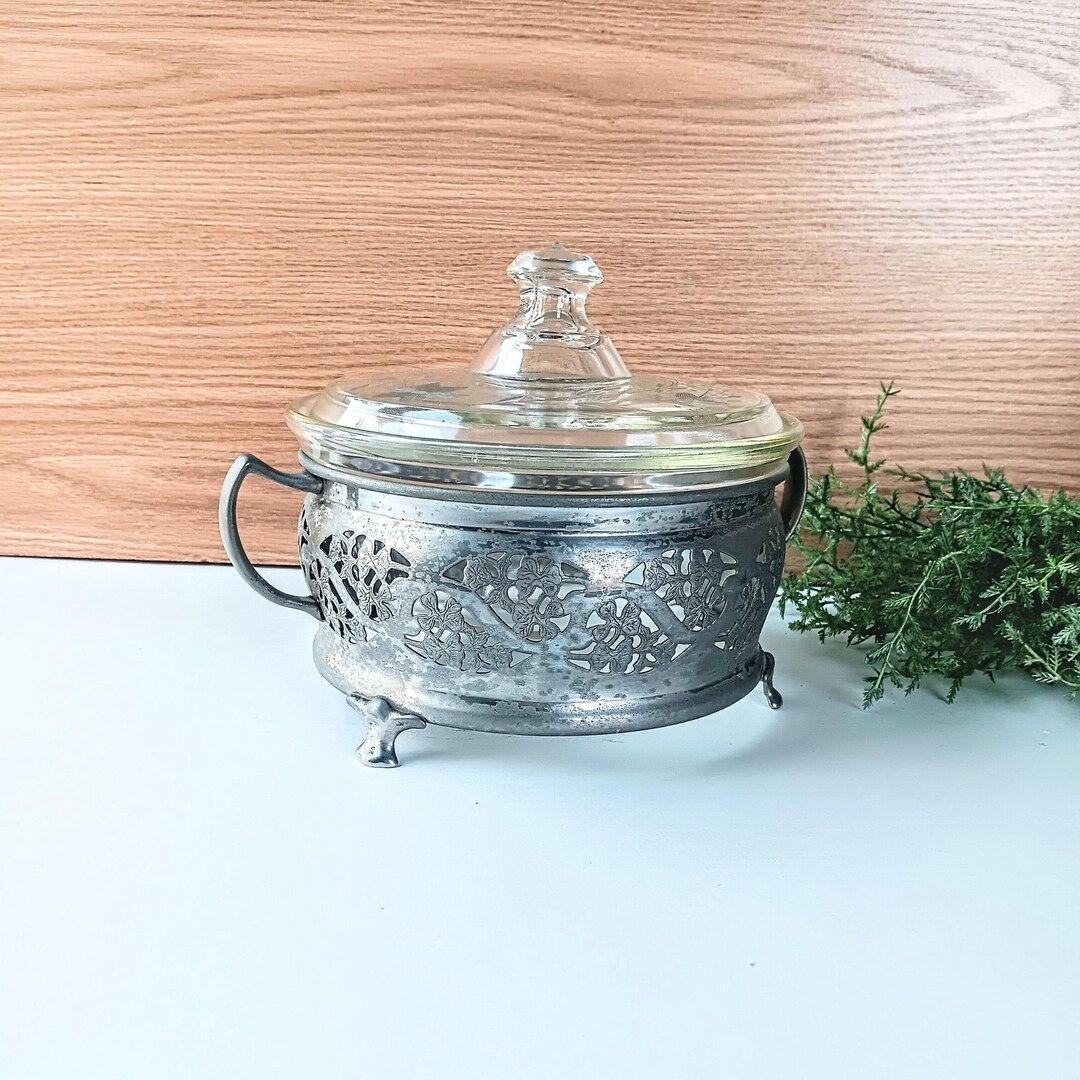 Antique Round Clear Glass PYREX Casserole Dish With Etched Flower Lid ...