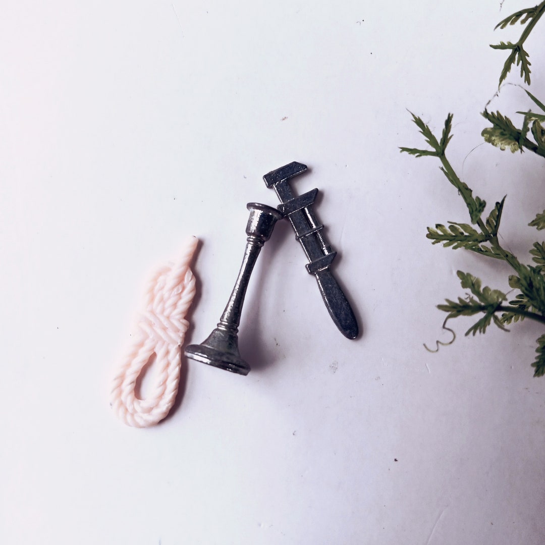 Vintage 1972 Clue Game Tokens/ Parker Brothers Replacement Pieces ...