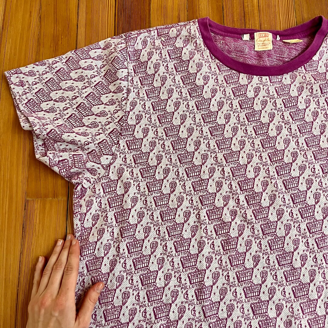 Vintage 1970s STYLE Novelty Print Fight Pollution Levi's Purple Shirt ...