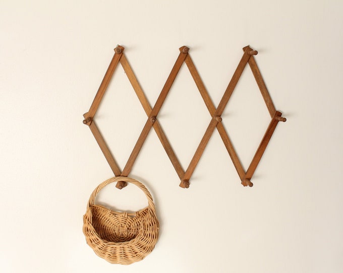 Vintage Accordion Wood Peg Rack - Etsy