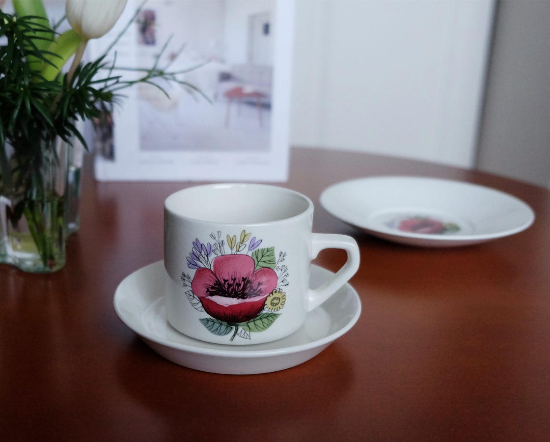 Arabia VALMU （poppy) Tea Cup and Saucer 200ML, Designed by Esteri ...