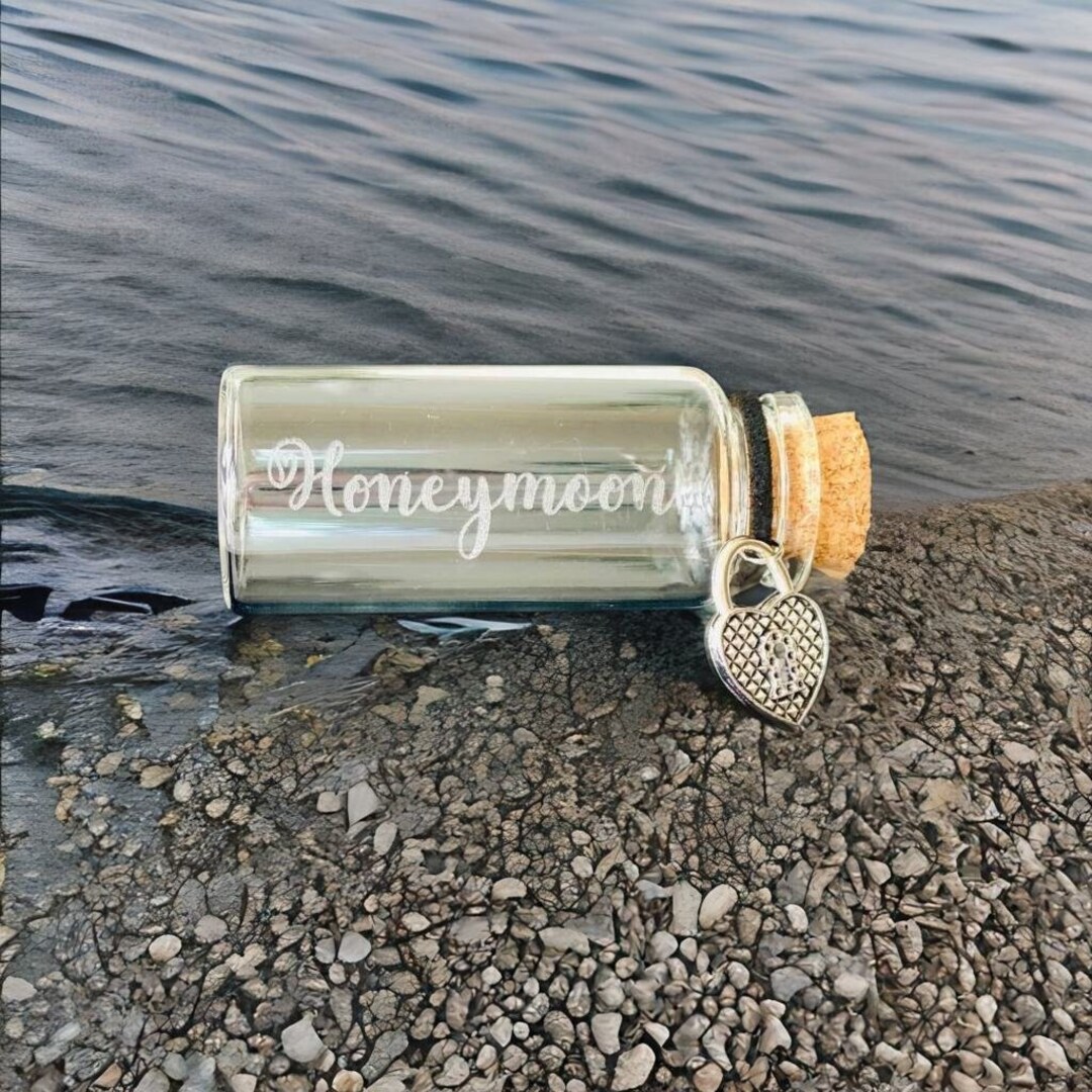 Beach Keepsake Bottle, Small Sand Jar, Wedding Favor or Family Vacation ...