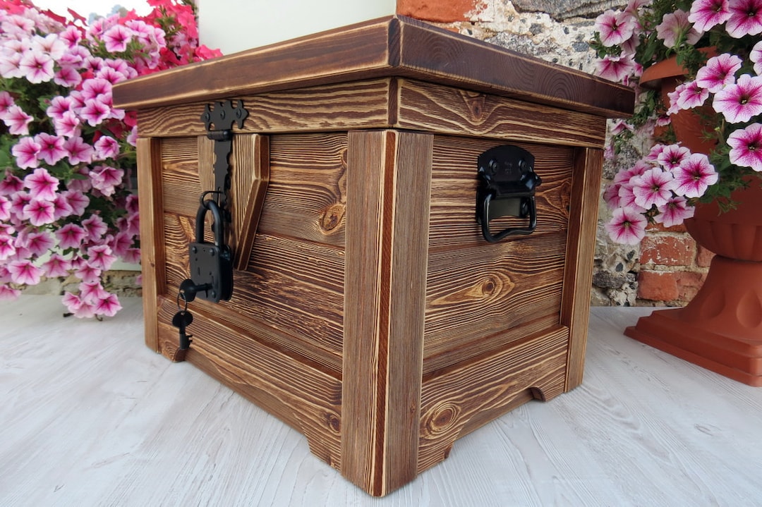 Brown Rustic Wood Chest Hunters Box Pirate Box Wood Chest With Handles ...