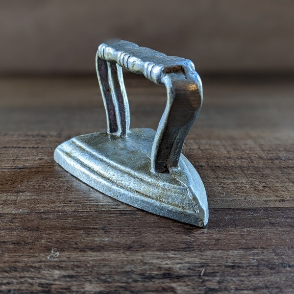 Antique Sad Iron - Etsy