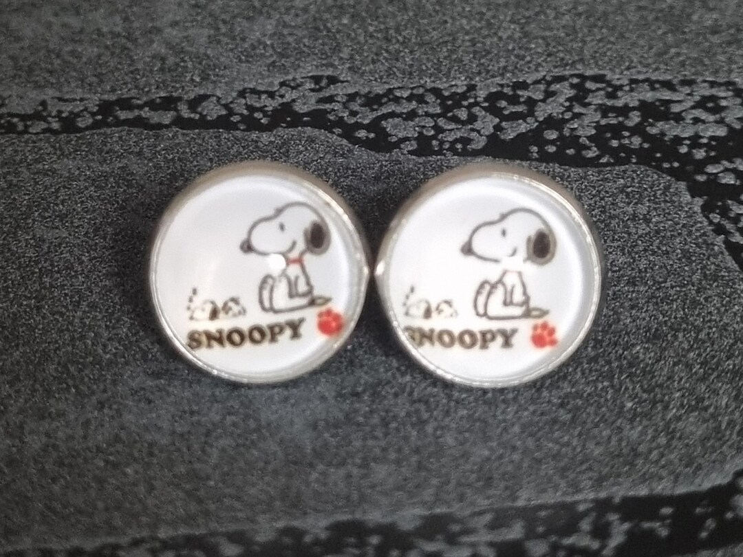 Stud Earrings Silver Snoopy Dog White Comic Setting Round Ear Peanuts ...