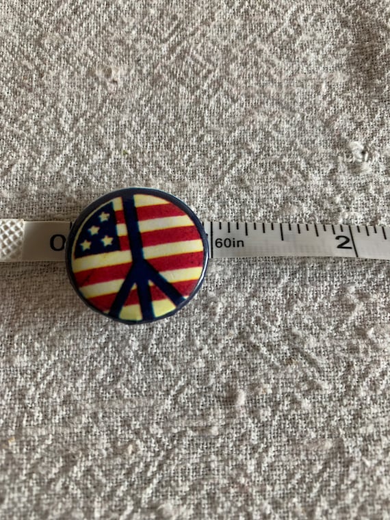 American Flag Peace Pin Back Button / 60's & 70's Fas… - Gem