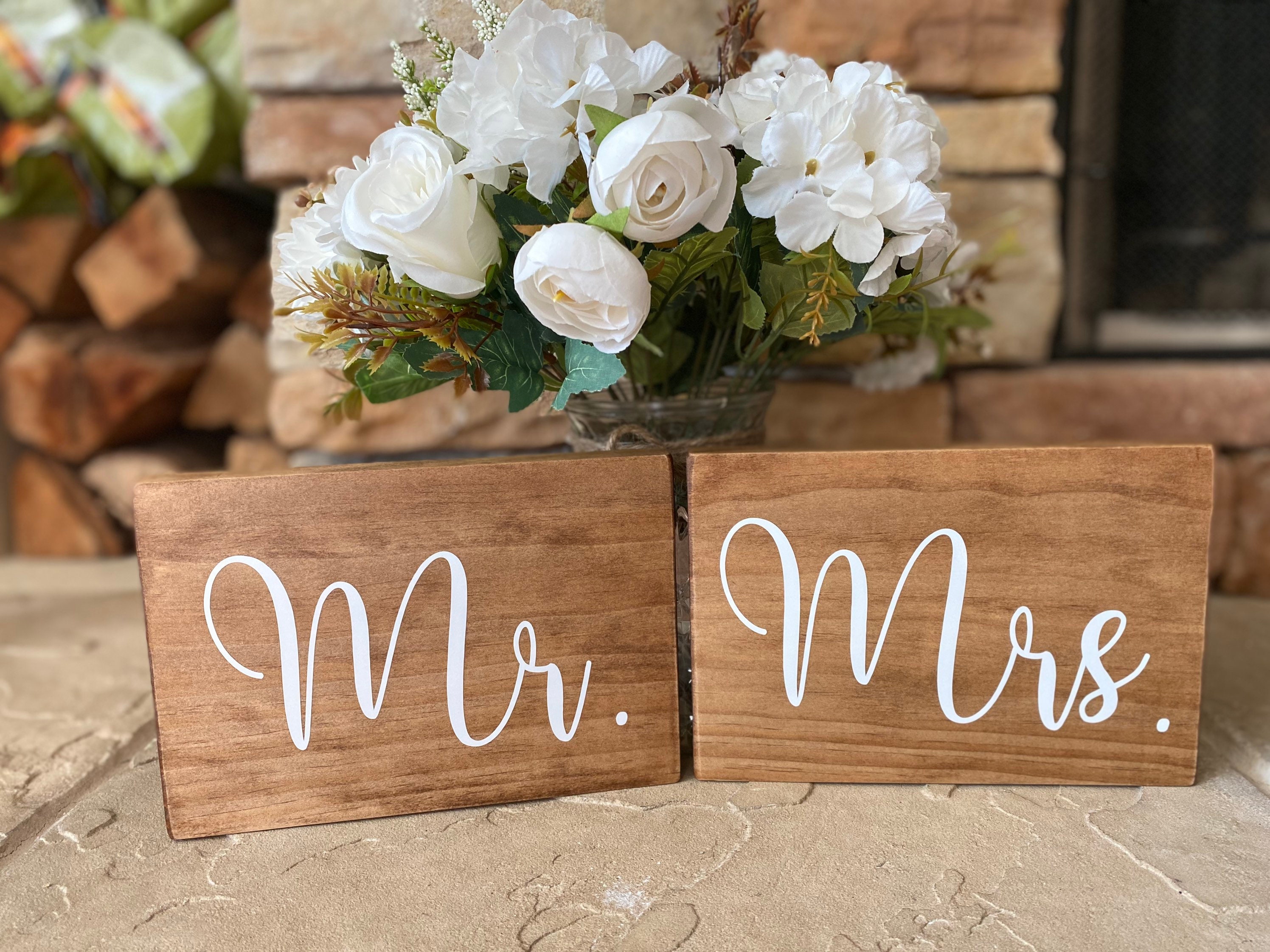 Mr and Mrs Sign Wedding/ Mr and Mrs Table Sign / Mr and Mrs | Etsy