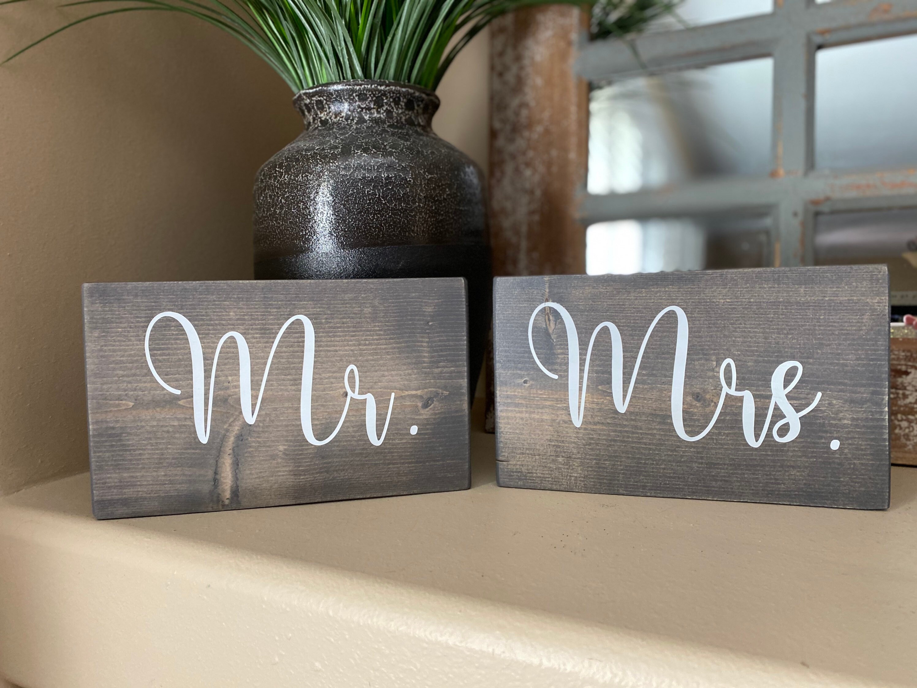 Mr and Mrs Sign Wedding/ Mr and Mrs Table Sign / Mr and Mrs | Etsy