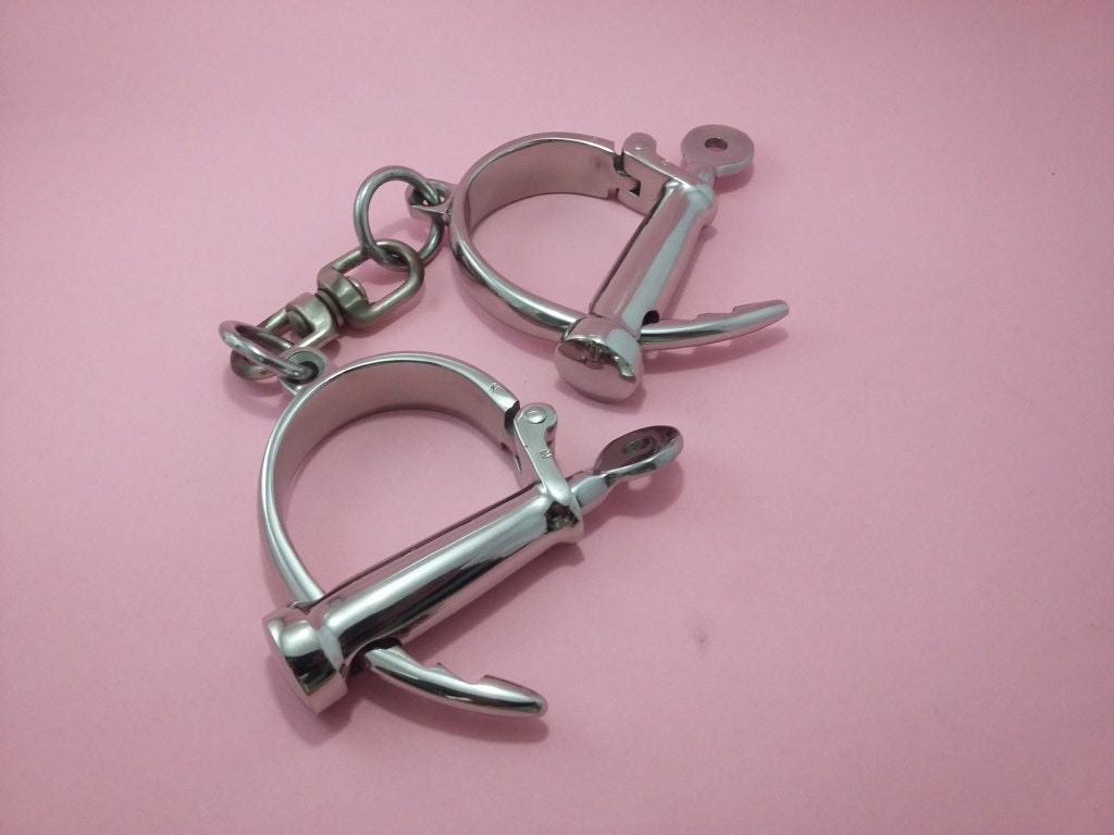 Darby Handcuffs 5-position Size Adjusting Wrist Restraint Cuffs 6 to 7. ...