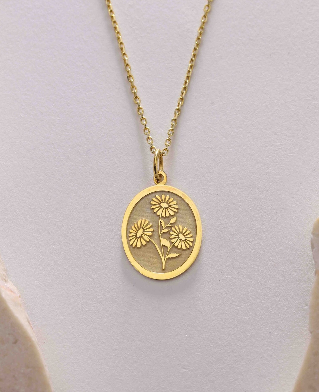 14k Solid Gold Daisies Necklace , Daisies Spring Flower Gold Necklace ...