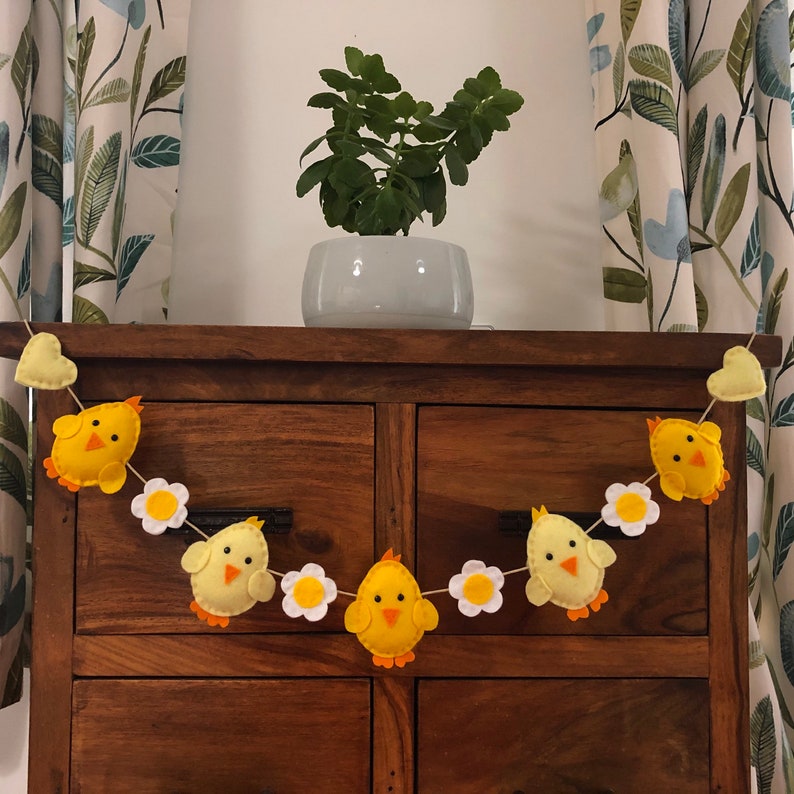 Handmade Felt Easter Chick Garland, Spring Wall Decor - Etsy