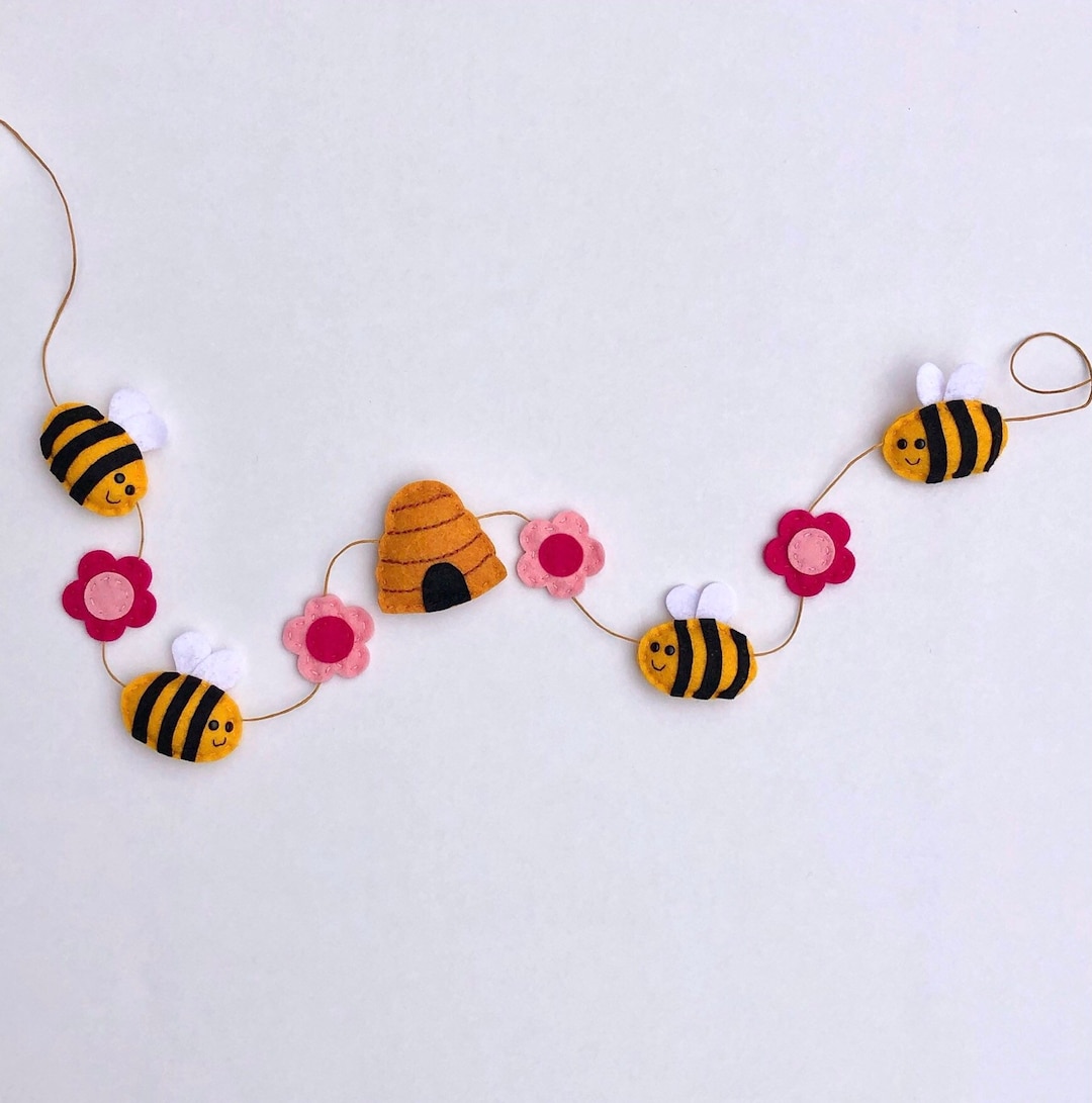 Felt Bee Garland, Handmade Summer Wall Decor, Beehive Garland, Gift for ...