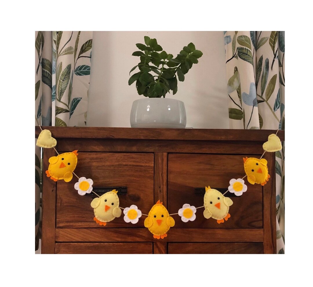 Handmade Felt Easter Chick Garland, Spring Wall Decor - Etsy