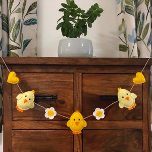 Handmade Felt Easter Chick Garland, Spring Wall Decor - Etsy