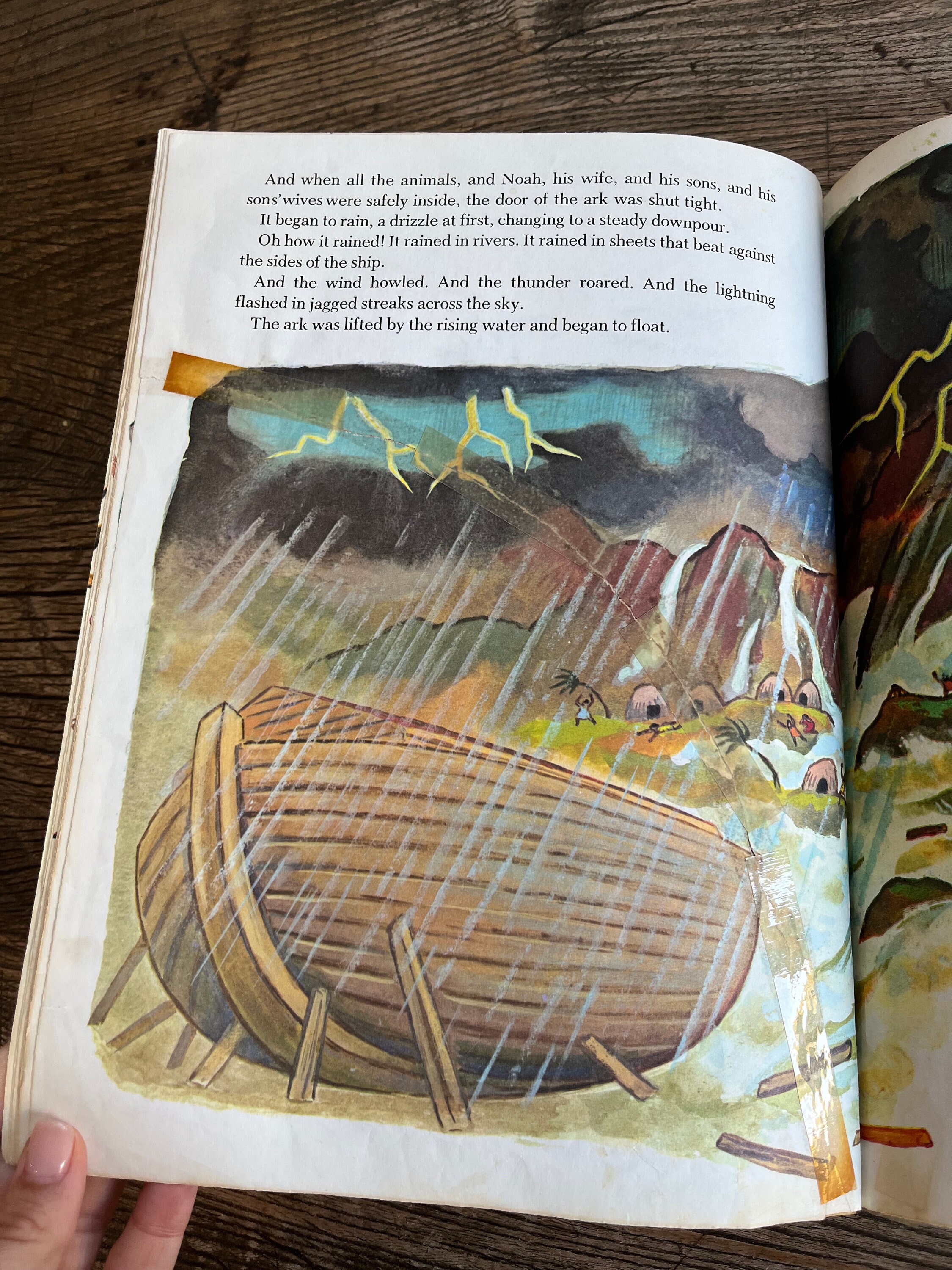Vintage Rare Pair of 1969 Golden Book Noah's Ark and Noah's Ark Diset ...