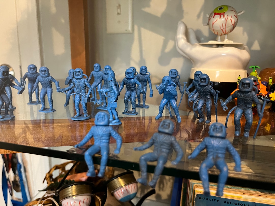 Vintage Lot 20 MPC Plastic Blue Space Astronaut Figures - Etsy