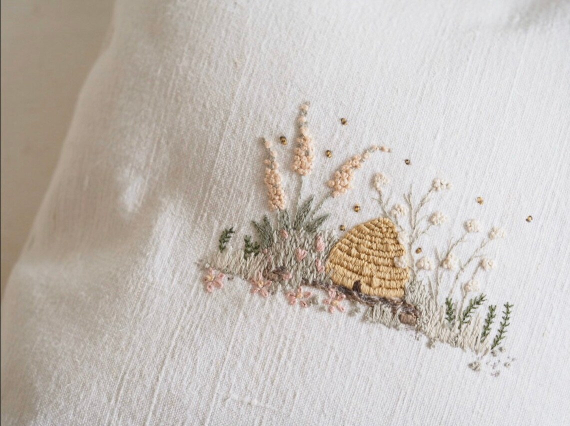 Vintage Beehive Embroidery Kit - Etsy