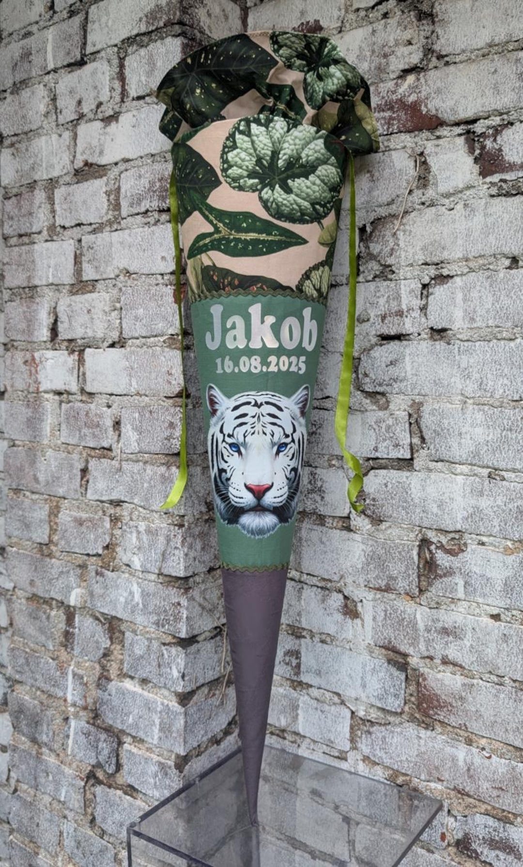 School Cone With Tiger Design, Matching Green Planet, Green Mambär ...