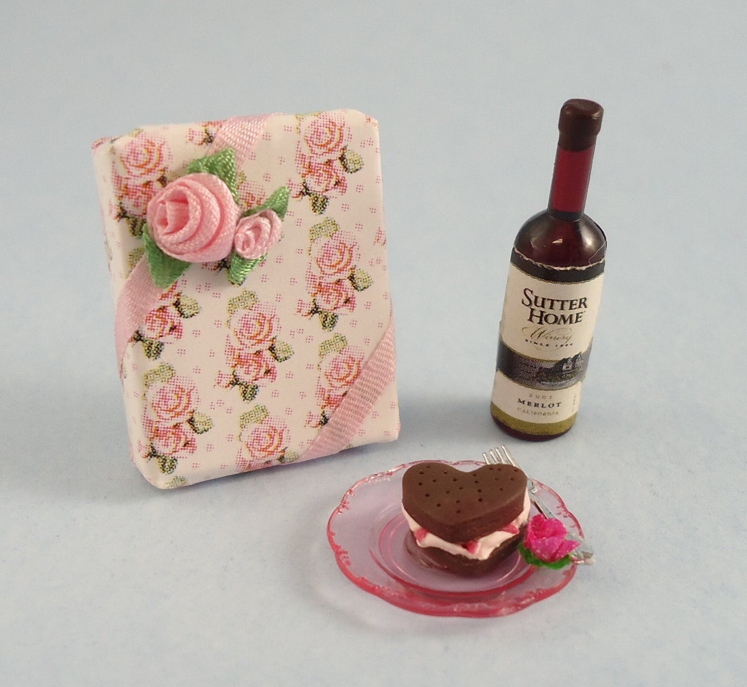Dollhouse Miniature Valentine Gift Set for Her - Etsy