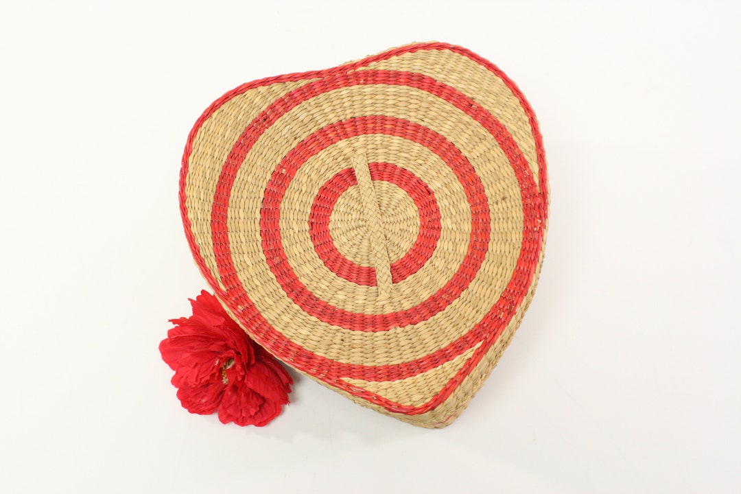 Vintage Heart-shaped Sweetgrass Basket With Lid/woven Heart Basket ...
