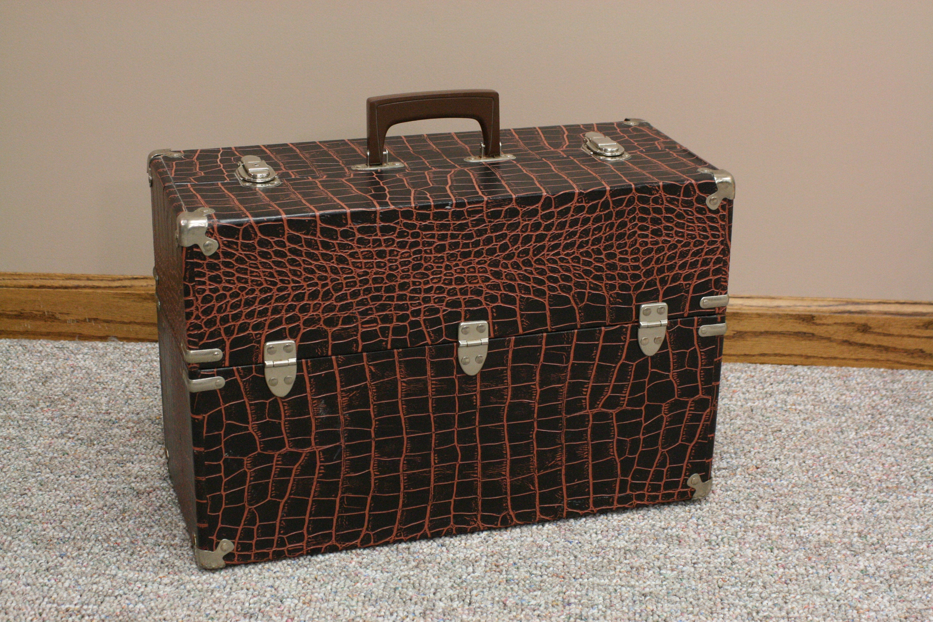 Salesman Sample Case for sale | Only 4 left at -60%