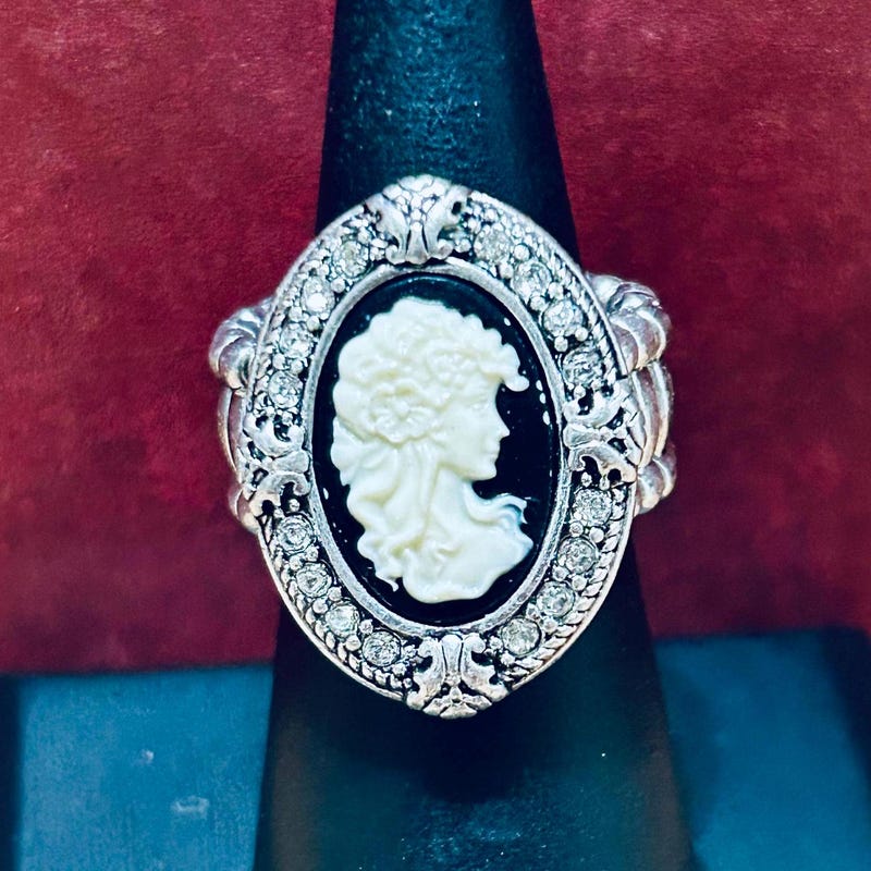 Cameo Ring - Etsy