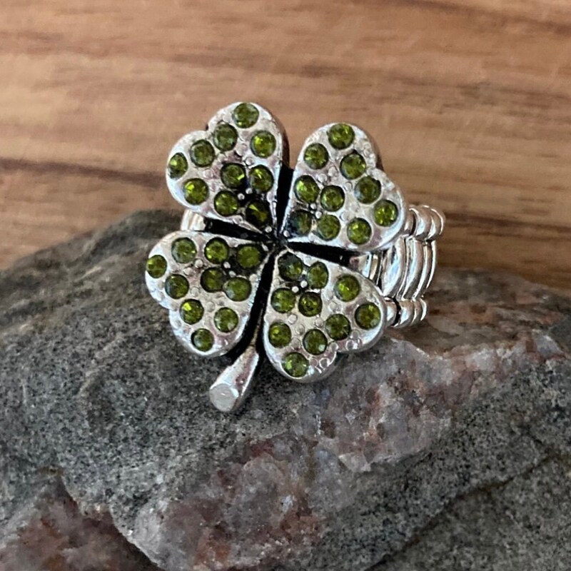 Shamrock Ring - Etsy
