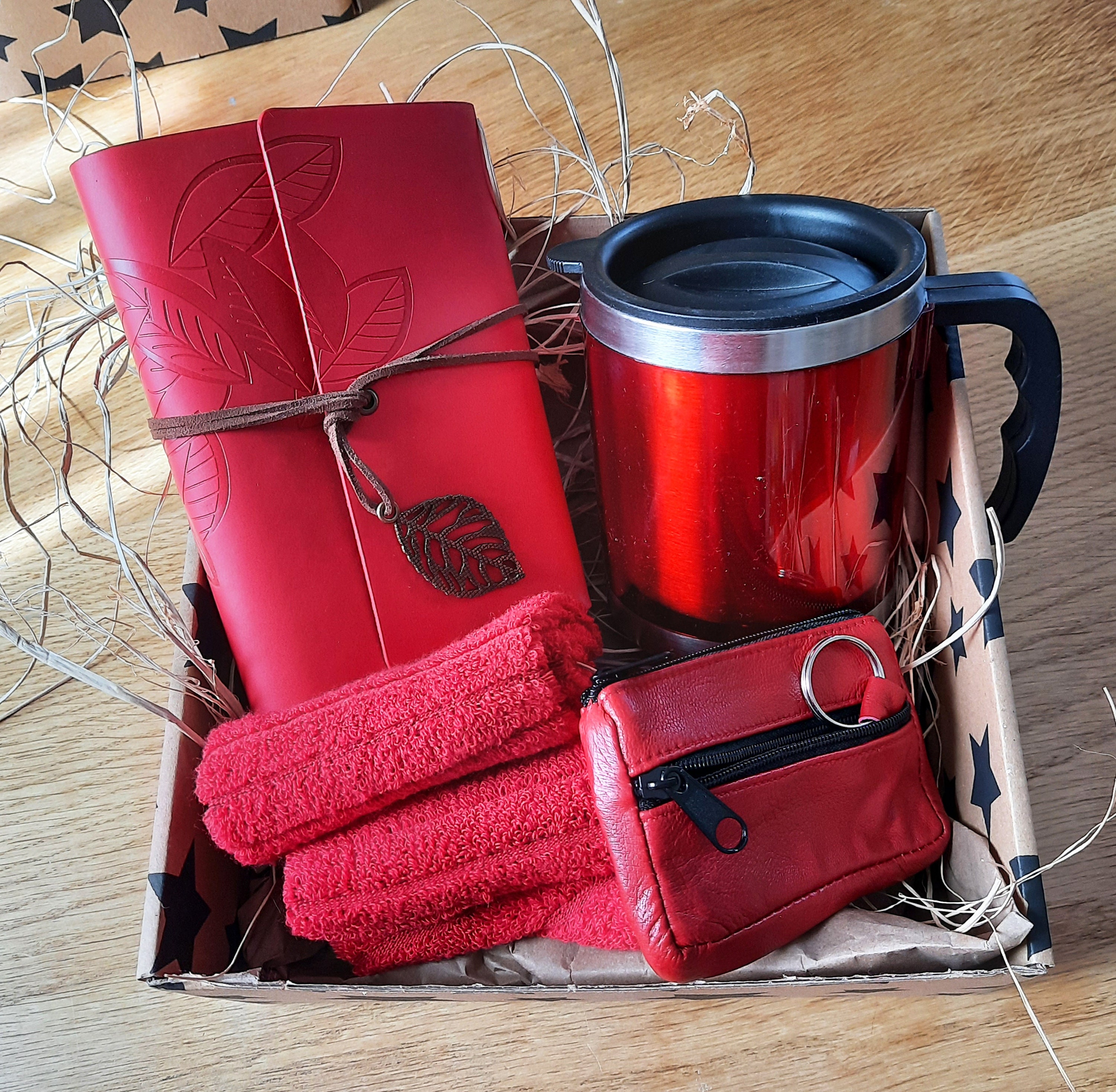 PERSONALIZED GIRLFRIEND GIFT Box for Couples, Personalized Red Lovers ...