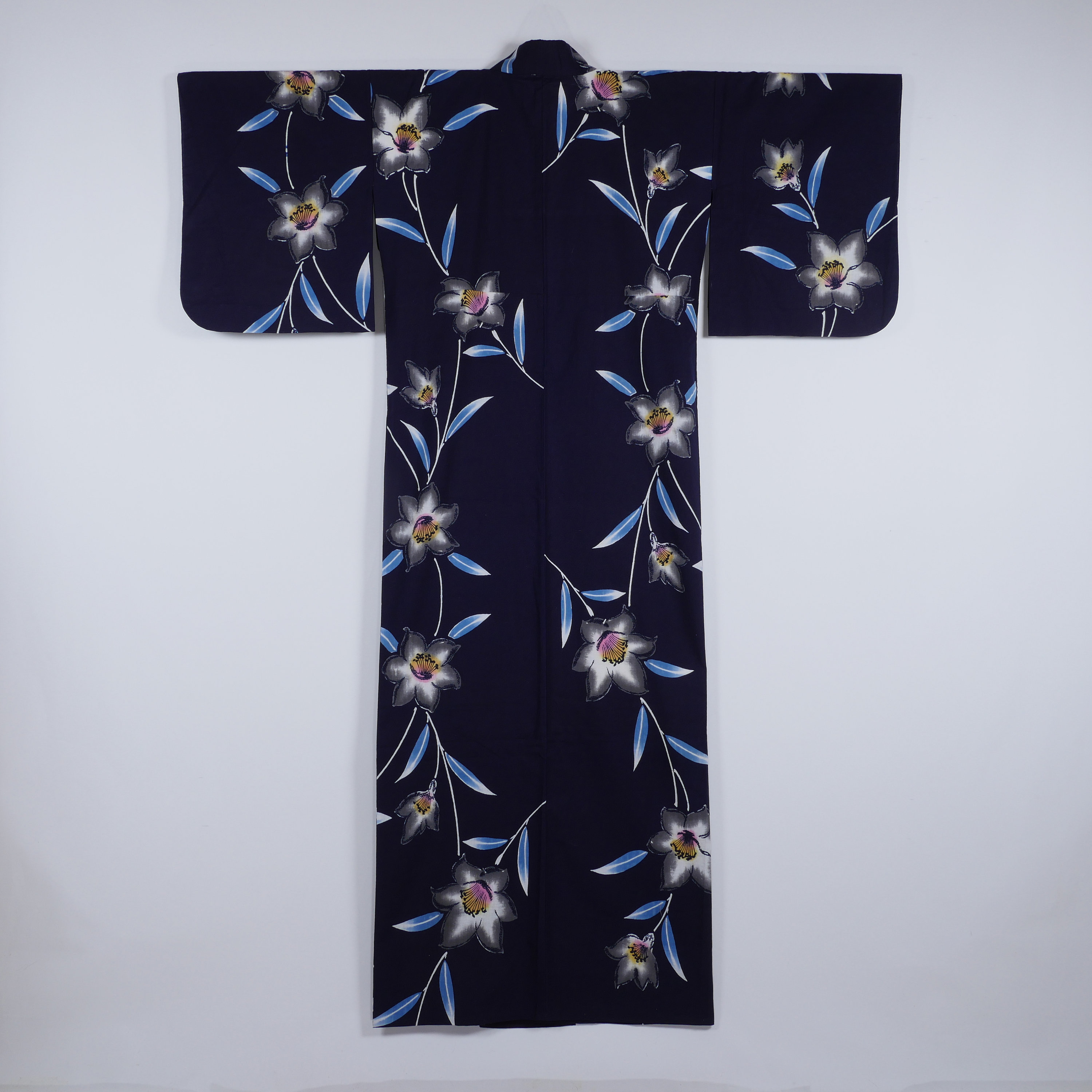 Vintage blue cotton yukata with a design of large lilies | Etsy