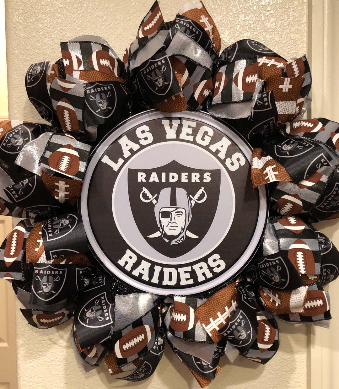 LAS VEGAS RAIDERS Football Wreath, Black Deco Mesh, 24" X 24", Football ...