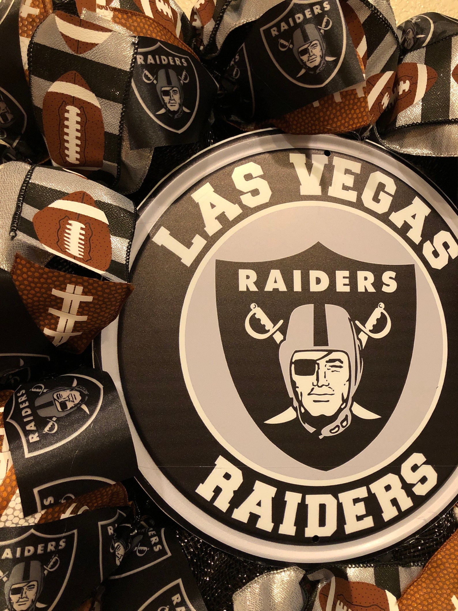 LAS VEGAS RAIDERS Football Wreath Black Deco Mesh 24 X | Etsy