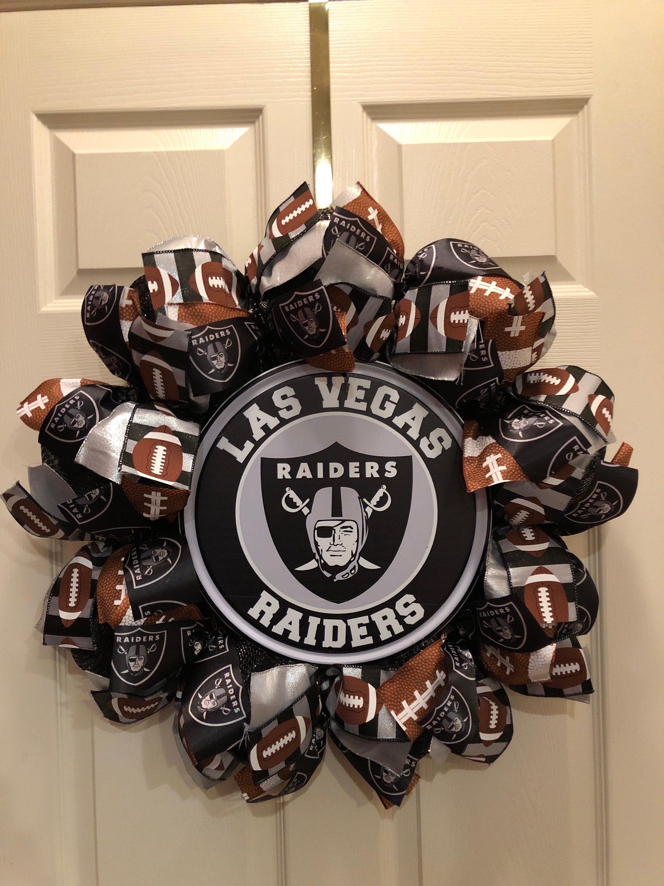 LAS VEGAS RAIDERS Football Wreath Black Deco Mesh 24 X | Etsy