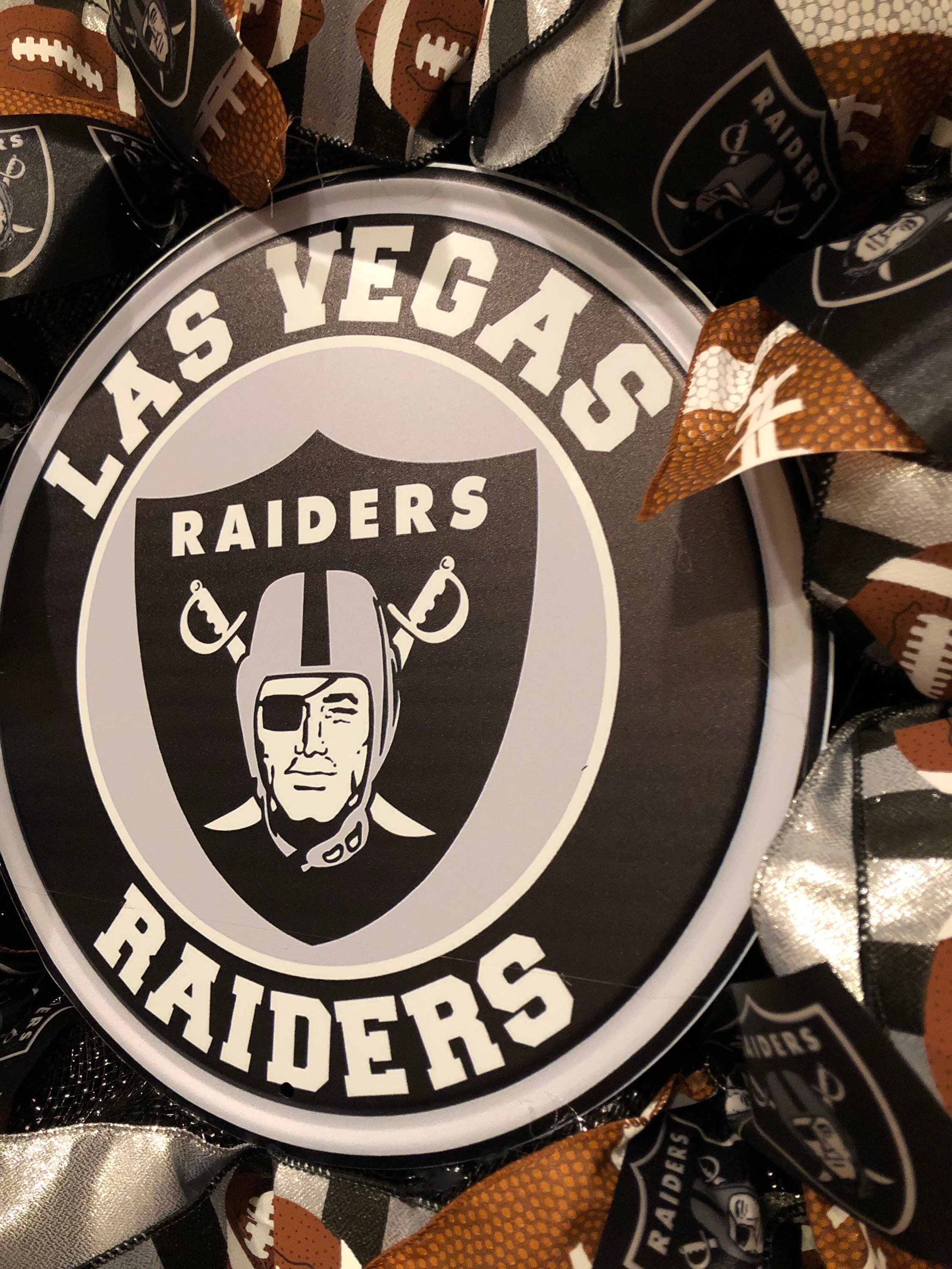 LAS VEGAS RAIDERS Football Wreath Black Deco Mesh 24 X | Etsy
