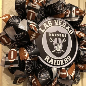 LAS VEGAS RAIDERS Football Wreath, Black Deco Mesh, 24 X 24, Football ...