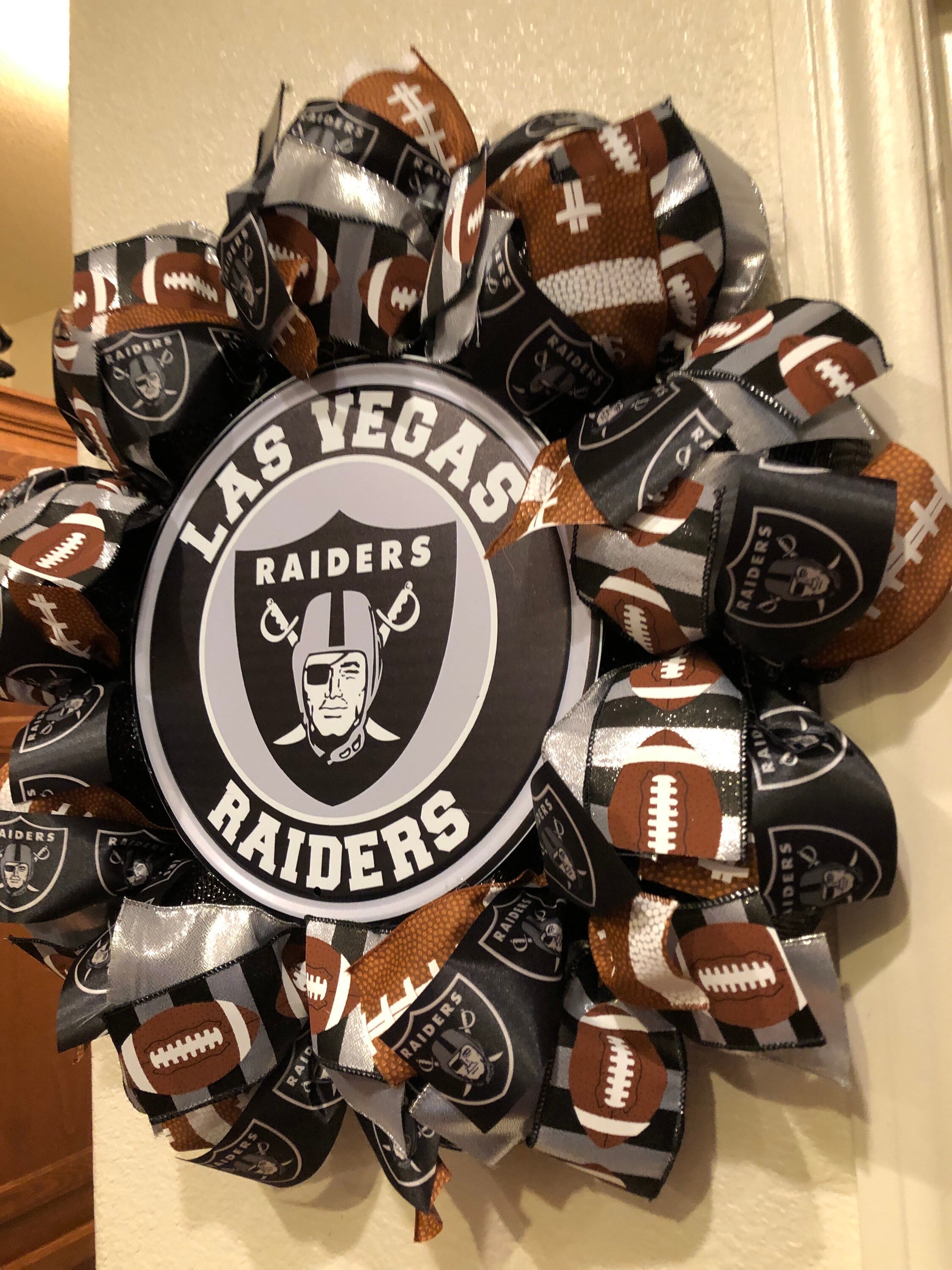 LAS VEGAS RAIDERS Football Wreath Black Deco Mesh 24 X | Etsy