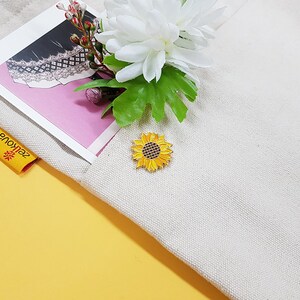 Sunflower Pin Badge - Etsy